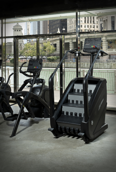 PowerMill Climber with SL Console (95PS-SL WIFI) - Life Fitness