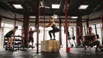 STRENGTH VS. FUNCTIONAL TRAINING: What's the Difference? - Life Fitness